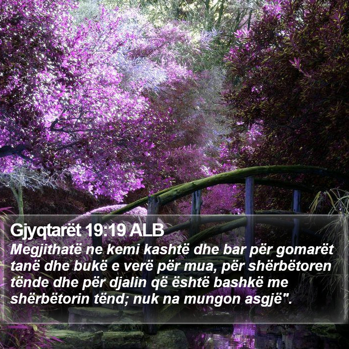 Gjyqtarët 19:19 ALB - Megjithatë ne kemi kashtë dhe bar për gomarët